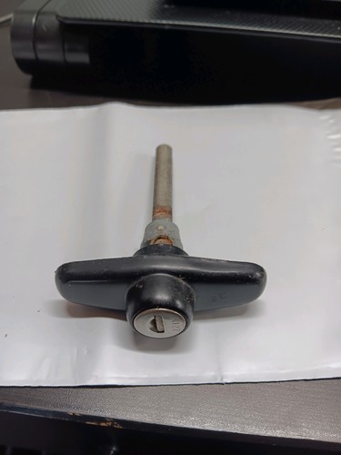 K127 LOCK PLUS 2 KEYS BAUER CAMPER SHELL TRUCK TOPPER FREE SHIPPING | eBay