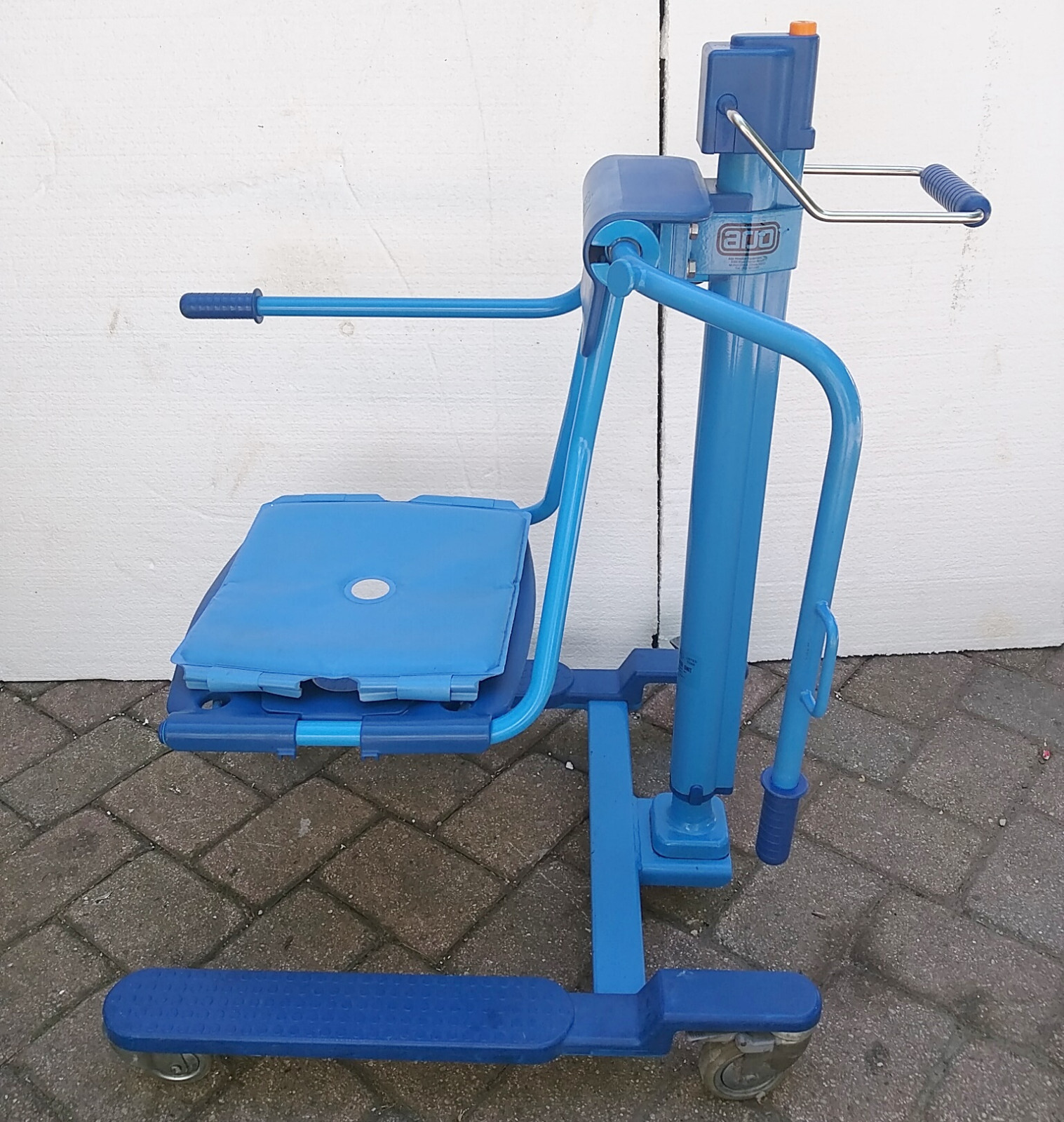 ARJO CALYPSO MOBILE MANUAL HYDRAULIC HYGIENE BATHING PATIENT TRANSFER ...