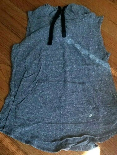 Old navy Active semi-fitted drawstring hood pocket sleeveless shirt ...