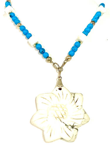 HOWLITE FLOWER AND TURQUOISE GEMSTONE NECKLACE 44cm "NEW" AUZ MADE FN27 ...