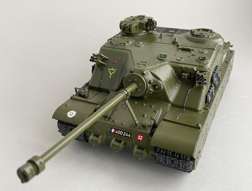 Built 1/35 Scale British Tank A39 Tortoise, Heavy assault Tank, World ...