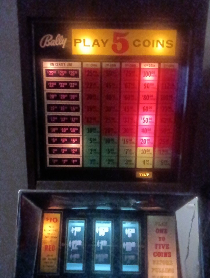 Antique Slot Machine Bally SHOWBOAT 1972 With Stand/Money Box MUST SELL ...
