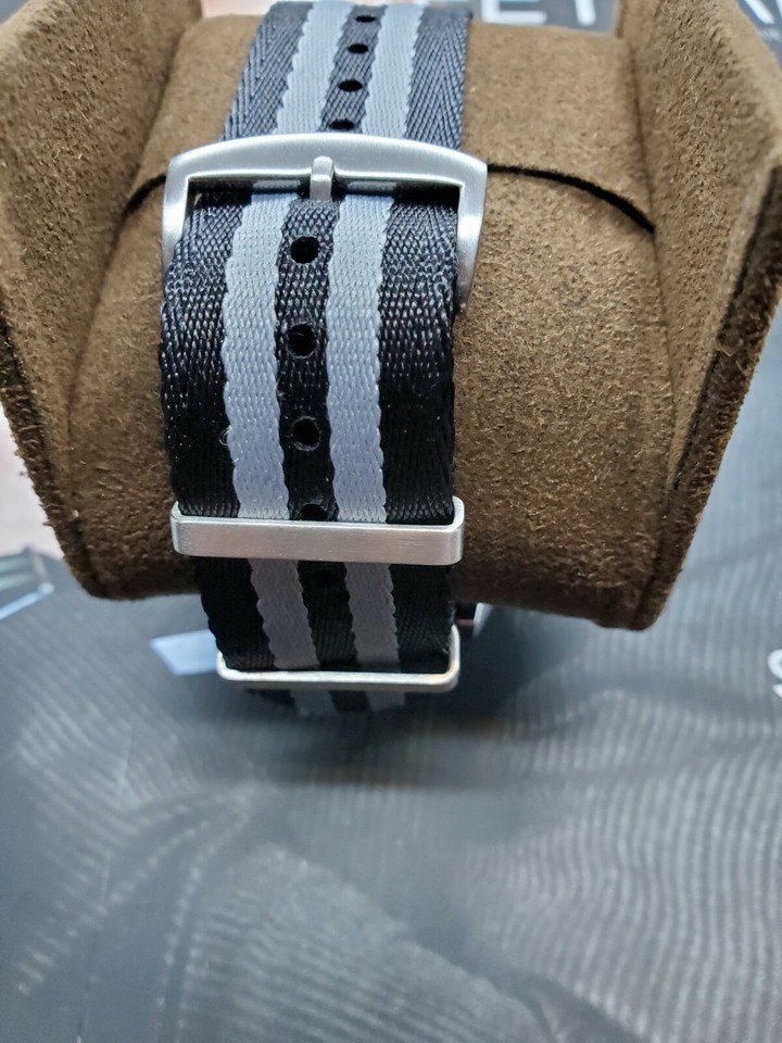 Ω OMEGA Seamaster James Bond 007 RAF Premium Ballistic Military watch ...