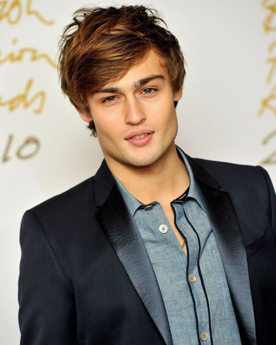 Douglas Booth Shirtless