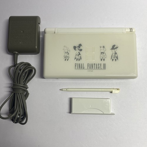 Nintendo DS Lite Final Fantasy III console - Polar White - Tested Works ...