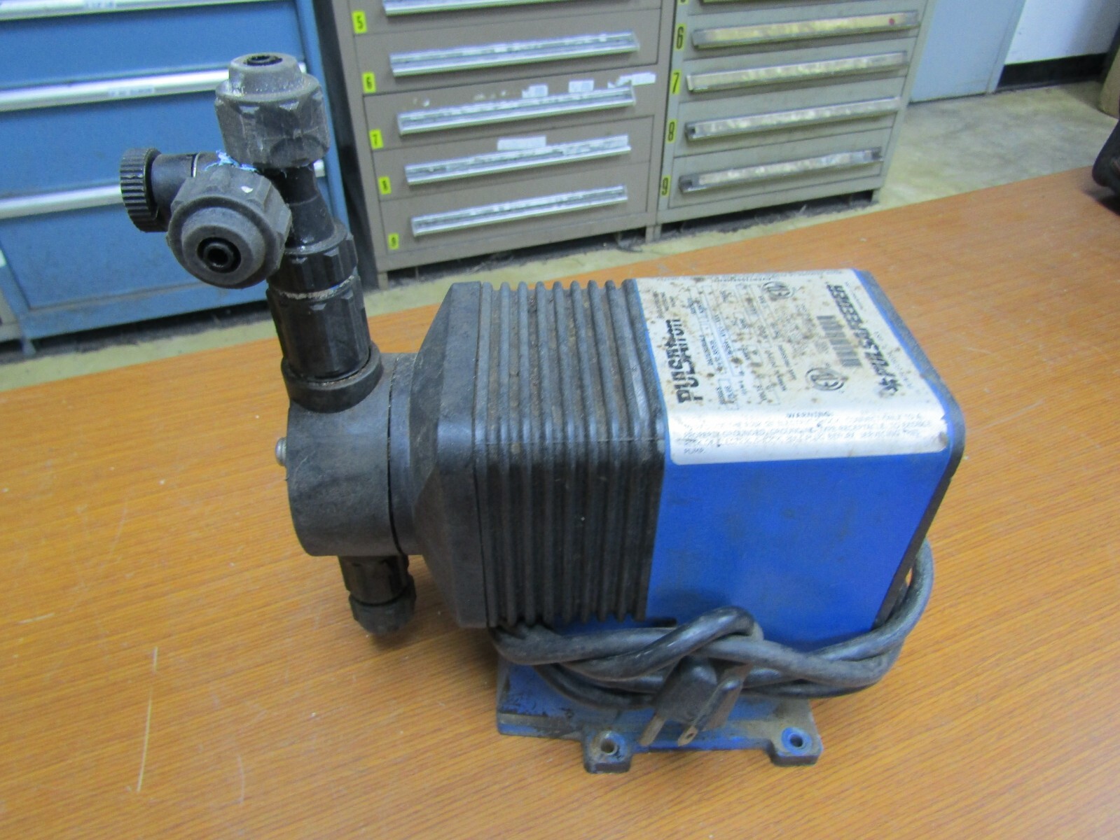 💥 PULSATRON METERING PUMP 10 GPD @ 250 PSI 115 VOLT AC LBC3SA-KTC1-XXX ...