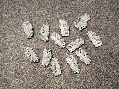Warhammer 40k Miniatures Hearthkyn Warriors Autoch-pattern bolter Bits ...