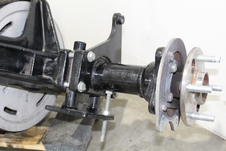 2009-2023 Harley Davidson Freewheeler Tri Glide Rear Axle End Assembly ...