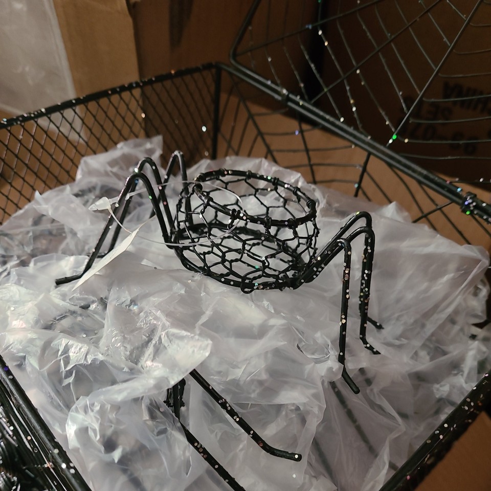 MIP Halloween Black Spider Web Box 20 Tea Light Holders Spiders Resale ...
