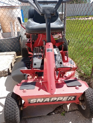 Snapper riding mower model 28 in deck (PARTS OR REPAIR) PICK UP ONLY ...