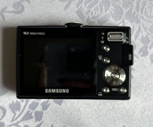Samsung L Series L200 10.2MP Digital Camera - Black with battery ...