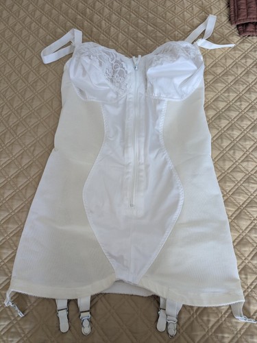 VINTAGE ALL IN ONE GIRDLE BODY SHAPER Zipp Lacette 36 D open bottom ...