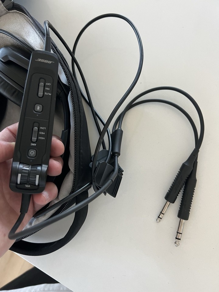 Bose A30 Aviation Headset w/ Bluetooth Dual GA Plugs | Excellent ...
