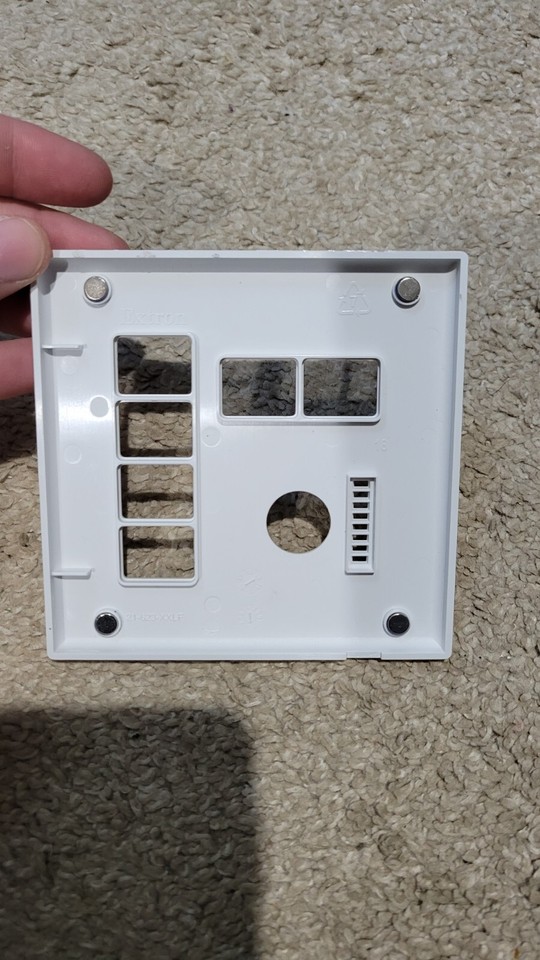 Extron 21-623-XXLF Plastic White Face Plate | eBay