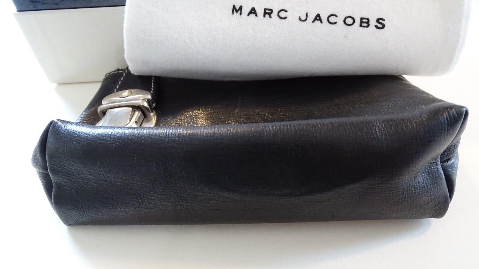 Vintage Marc Jacobs black leather lock pouch with box - Gem