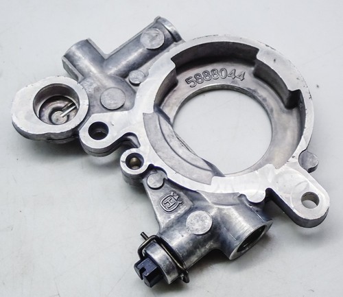 GENUINE HUSQVARNA OIL PUMP FITS 565 572XP 589028403 | eBay