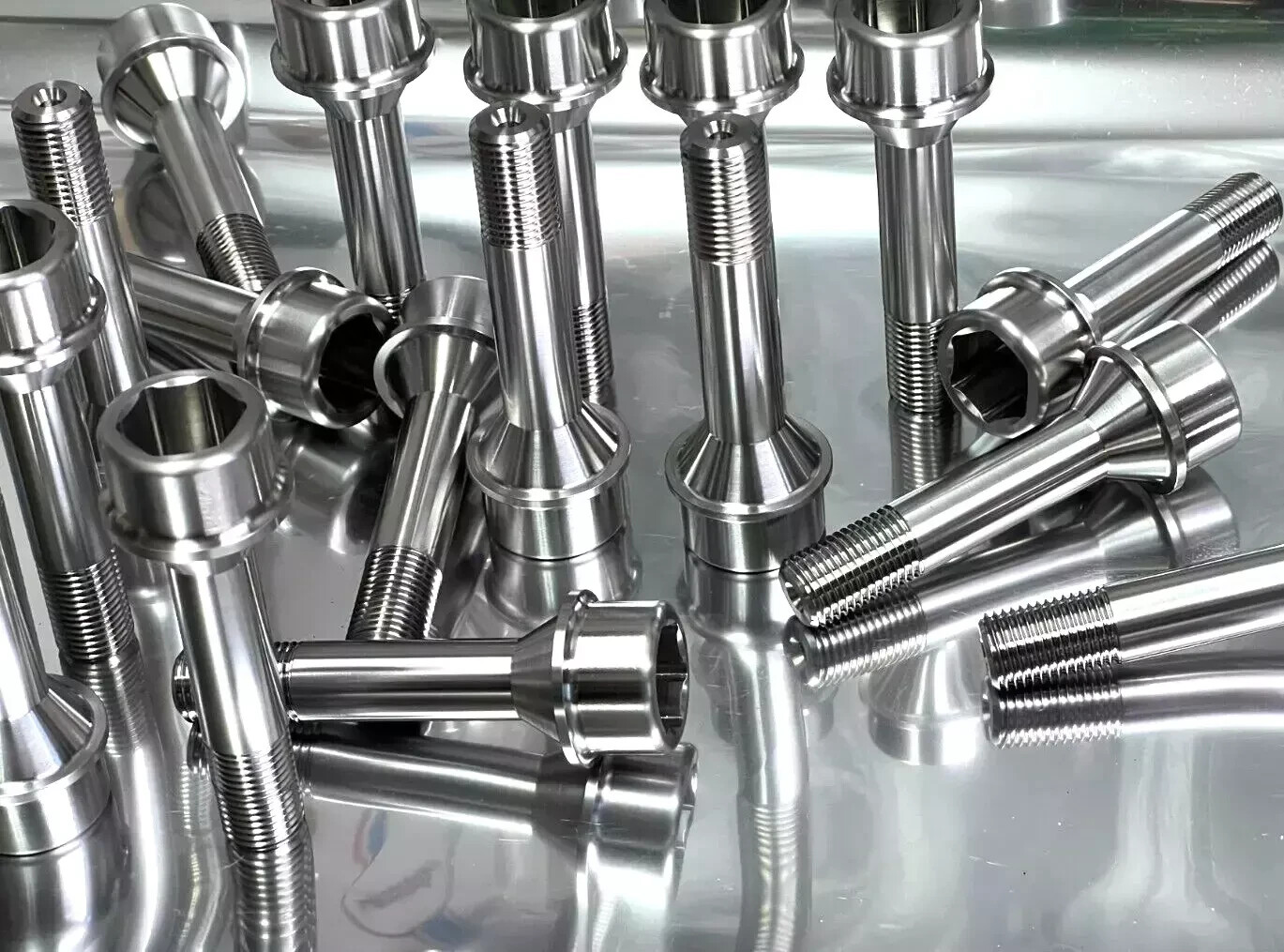 20pcs New Titanium Alloy Wheel Lug Bolt Stud 14x1.5 HEX17 for Ferrari ...