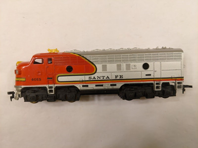 Tyco HO F-7 Locomotive Santa Fe #4015, runs good, pulls 15 cars | eBay