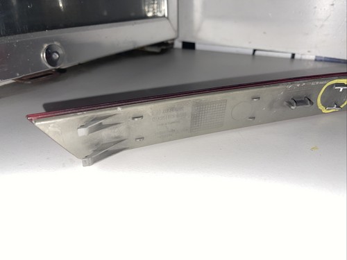 NEW MERCEDES-BENZ R W251 REAR RIGHT BUMPER REFLECTOR A2518200274 OEM | eBay