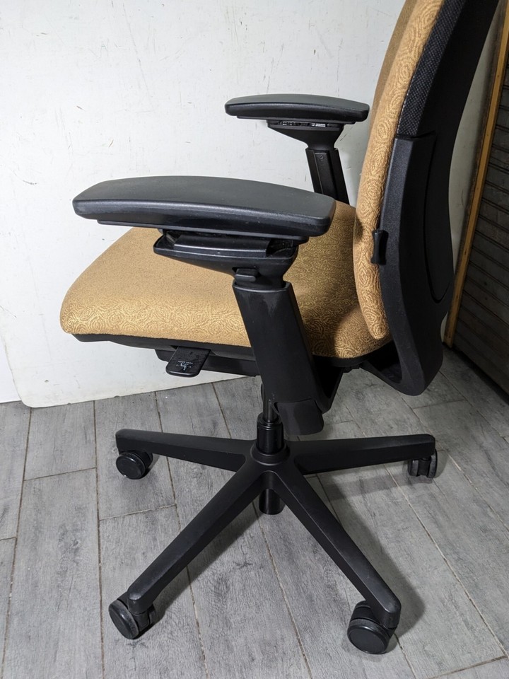 Steelcase Amia Office Task Arm Chair - Ergonomic, Rolling | eBay