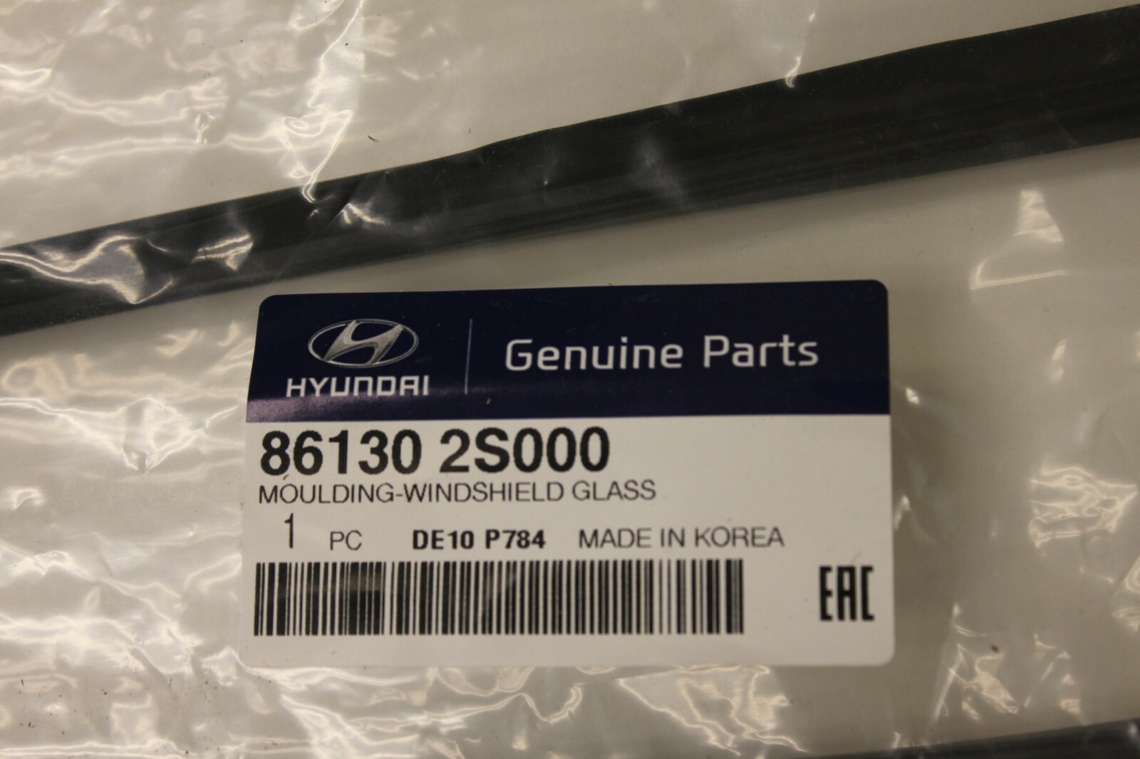 GENUINE HYUNDAI - WINDSHIELD REVEAL SURROUND MOLDING TRIM FOR TUCSON ...