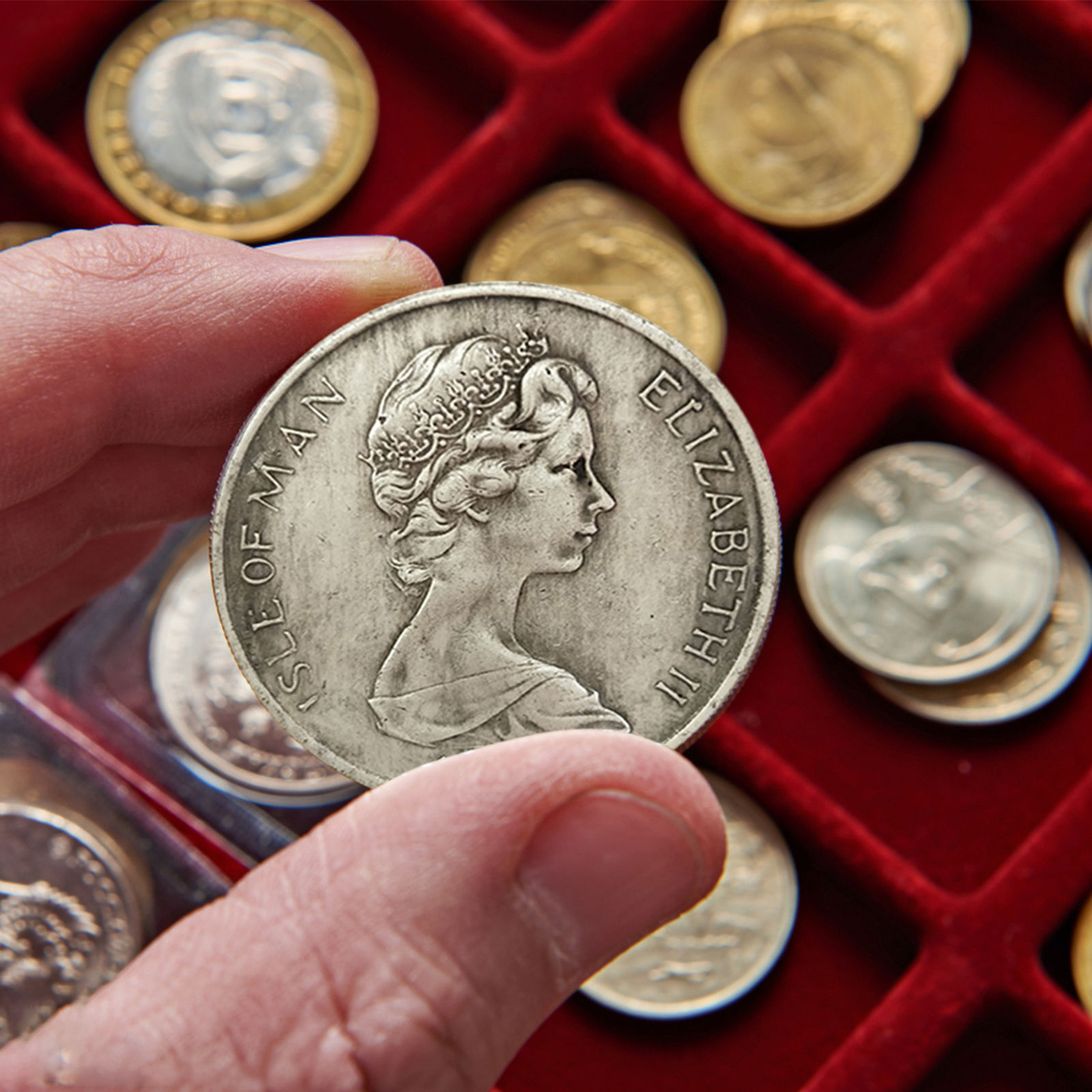 2PCS for British Royal Queen Elizabeth Souvenir Commemorative Coin ...