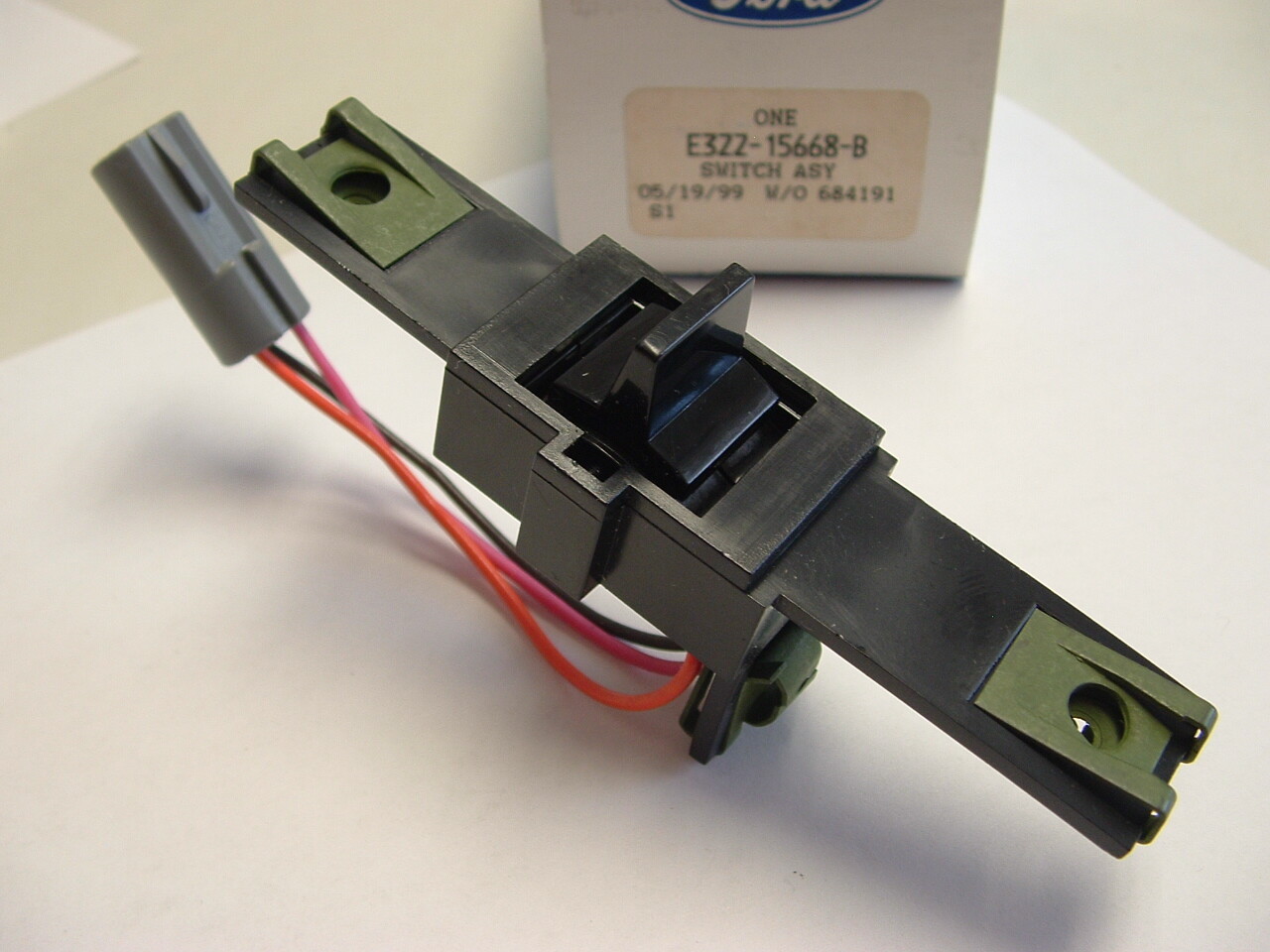 1983 - 1986 1984 1985 MUSTANG CONVERTIBLE TOP SWITCH NOS NIB OEM E3ZZ ...