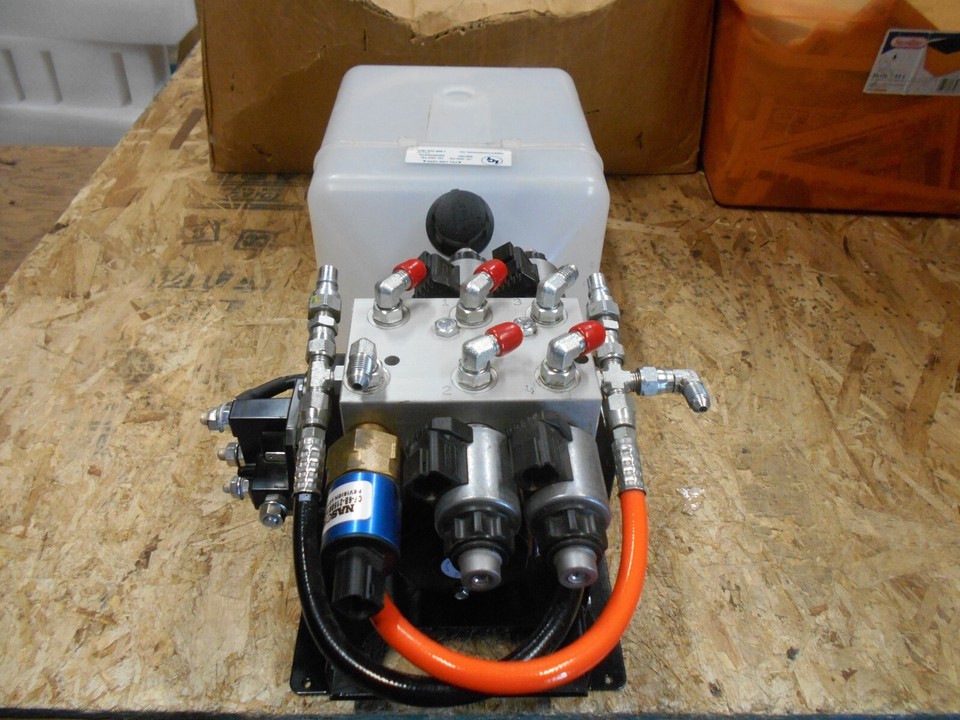 *RV EQUALIZER LEVELING SYSTEM HYDRAULIC PUMP 257081 12V RESERVOIR FREE ...