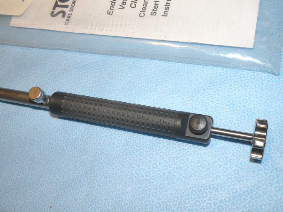 STORZ Vascular Clamp Applicator for use with deployable vascular clamps ...