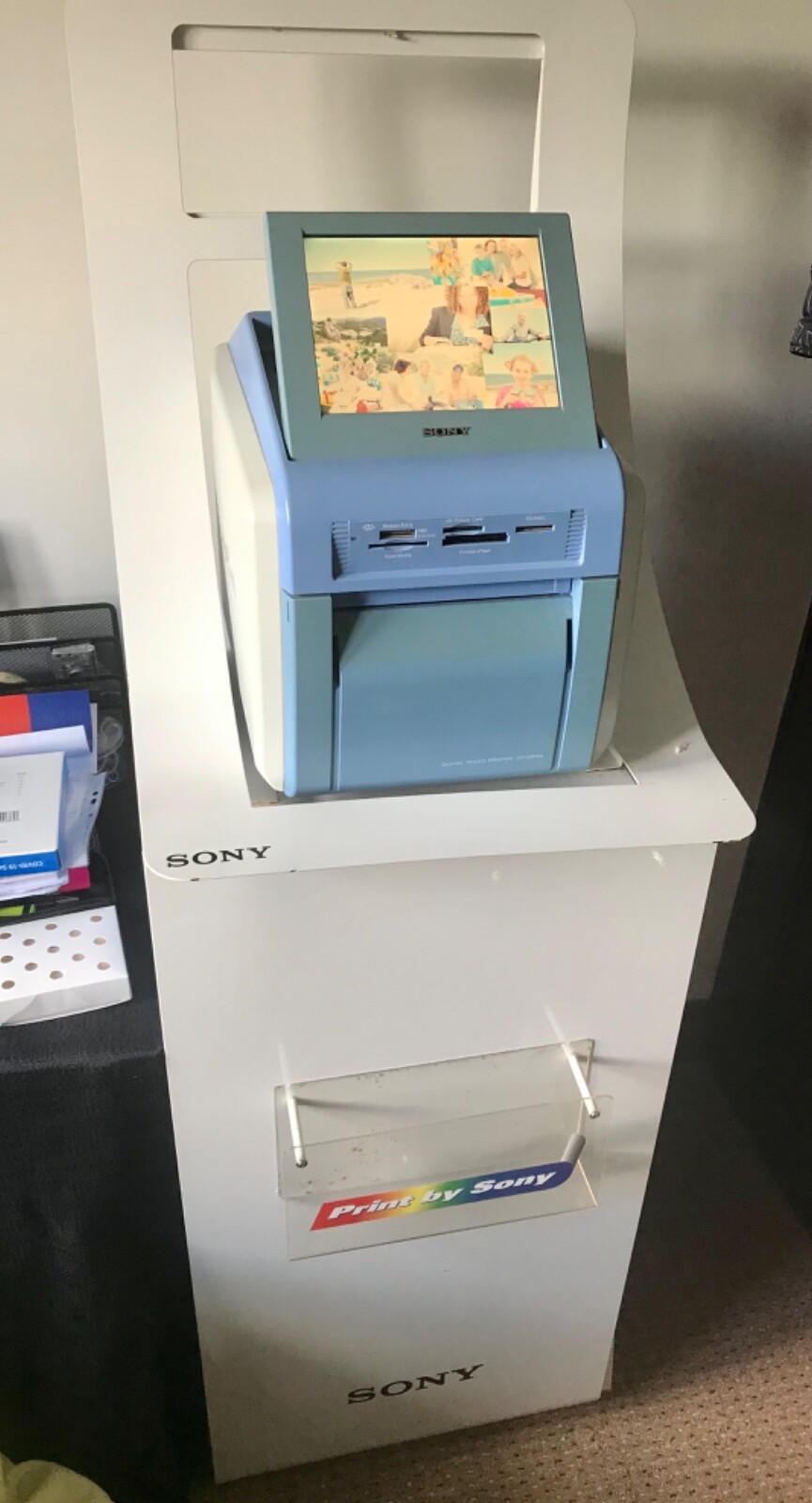 Sony snaplab UP-CR10L Digital Photo printer, with stand. Great for ...