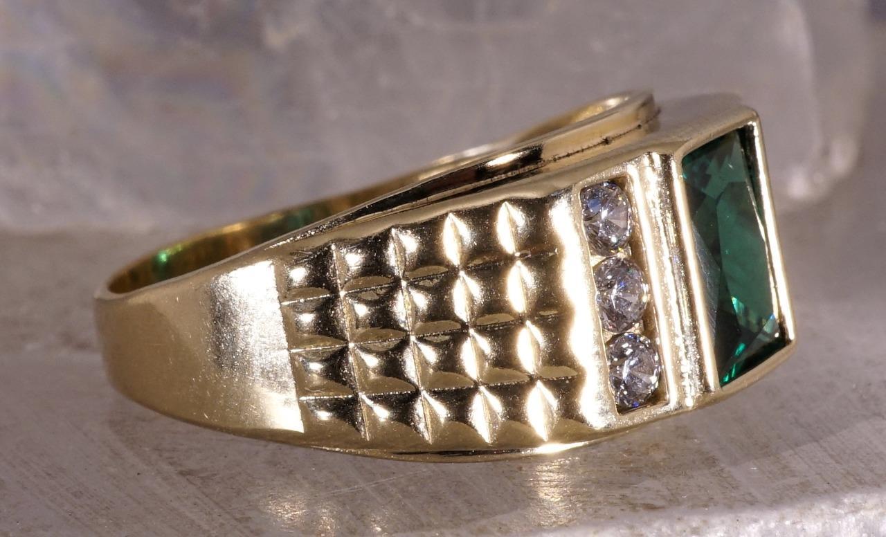 MAN-MADE Emerald Men's Ring 14K Yellow Gold Size 11.5 - Gem