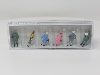 Preiser HO 12483 Passers-By City Street Pedestrians Police Officers ...