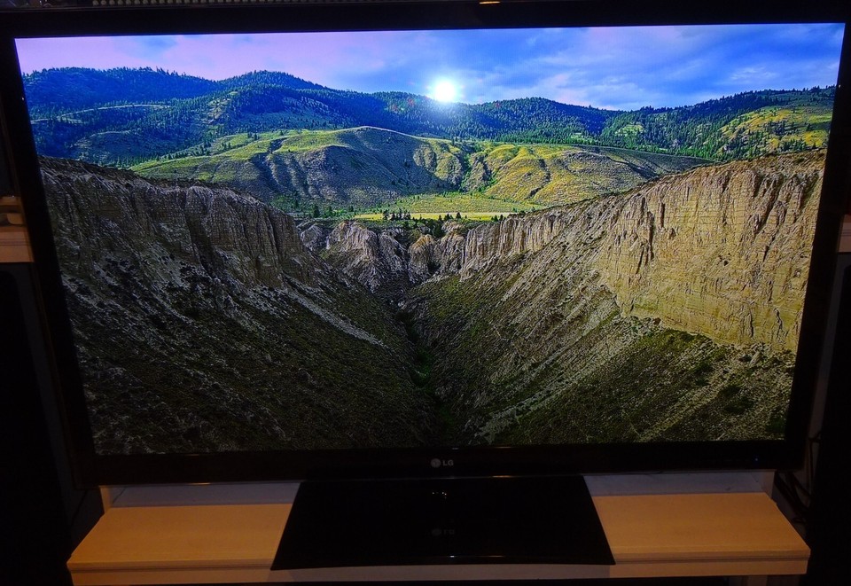 LG 3D TV 55" 1080p LED-LCD HDTV 55LW5600 (Passive 3D) * PICKUP ONLY ...