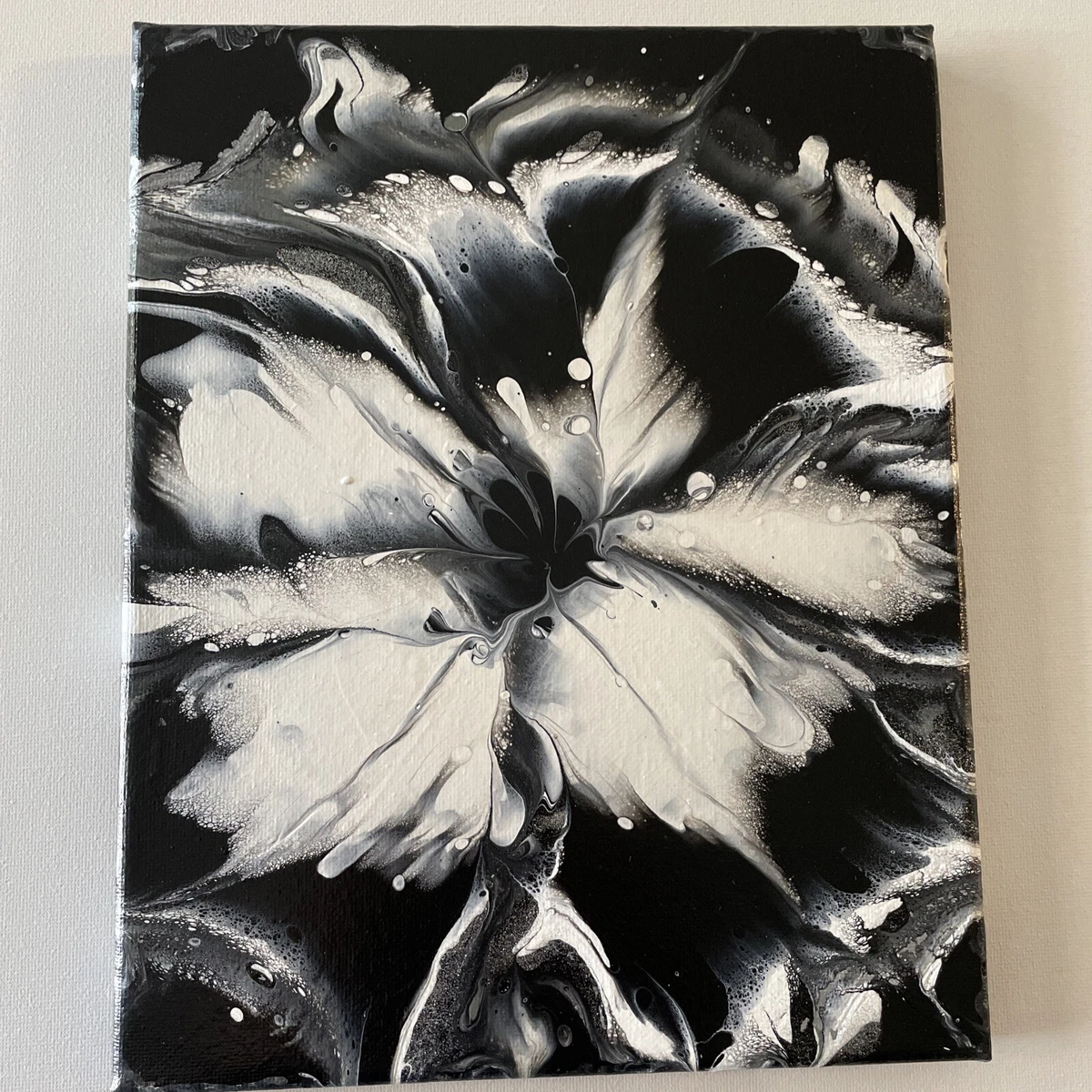 Black And White Flowers Painting