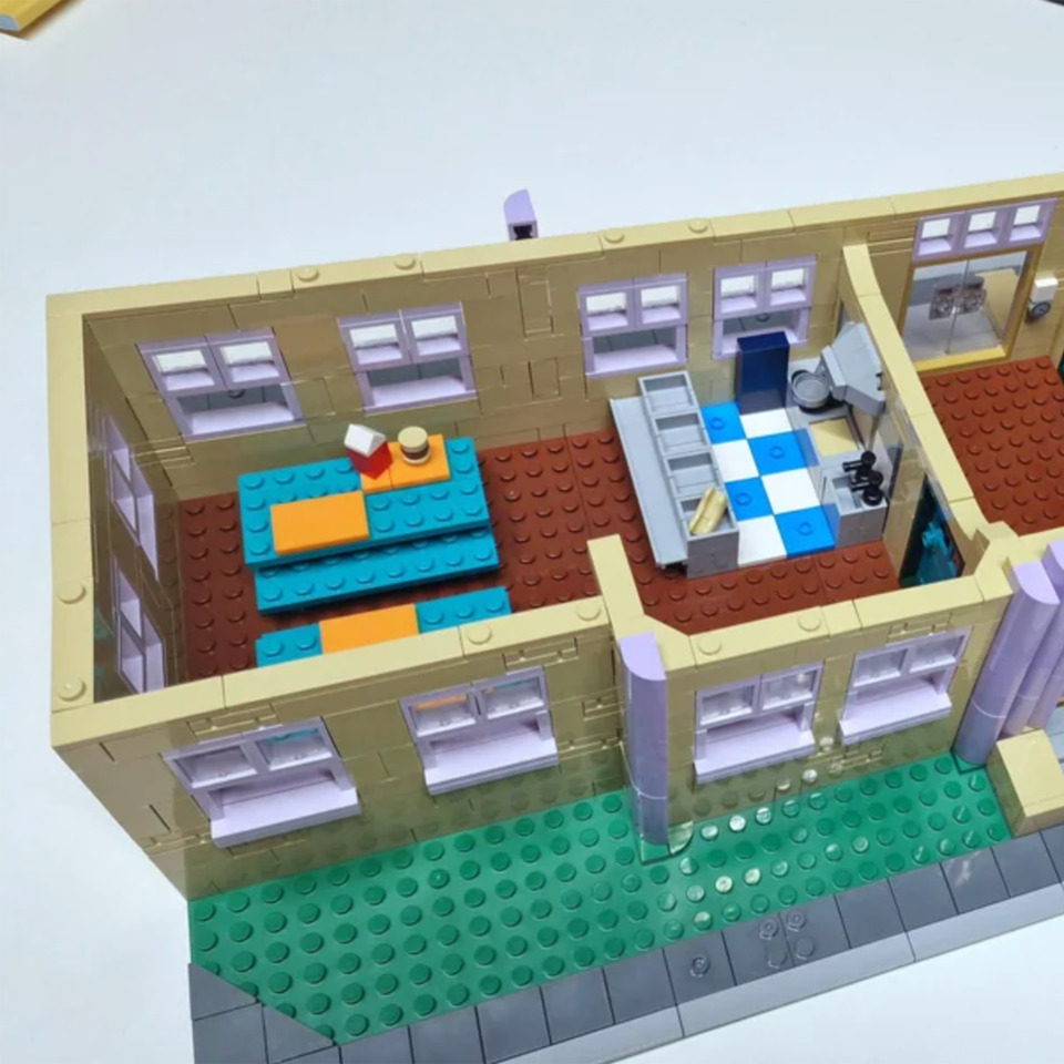 The Simpsons Springfield Elementary School Modular 3500 Piece Building ...