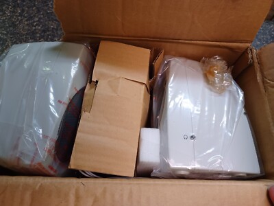 Cambridge Soundworks GCS300 Creative Speakers with Power Supply Open ...