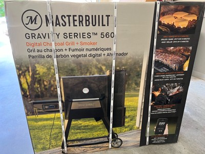 MASTERBUILT Gravity Series 560 Digital Charcoal Grill & Smoker Combo ...