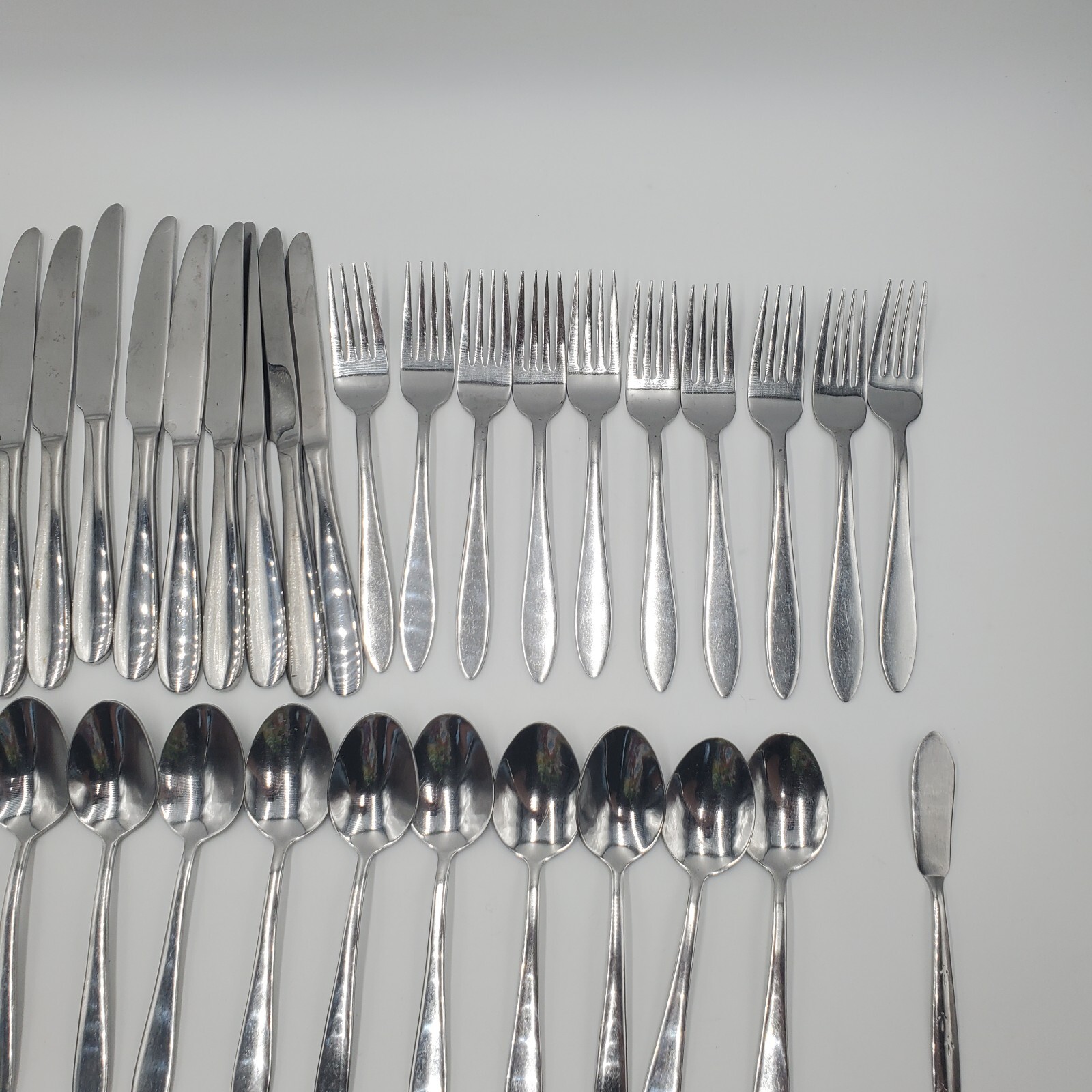 Oneida China 90-194 Glossy Stainless Flatware 49 Piece Flatware Set Lot ...