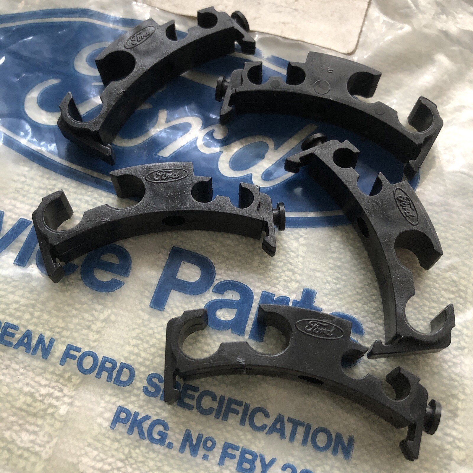 Ford ESCORT Sierra Sapphire XR RS Genuine Fuel/ Brake Pipe Securing ...