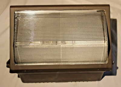 HID LUMINAIRE ISSUE NO. M73671 BROWN WALL PACK SUITABLE FOR WET ...