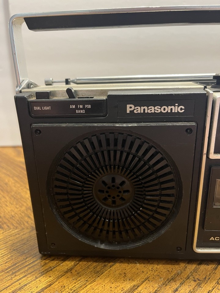 Vintage Panasonic Model RF-1080 3-Band Radio AM/FM/PBS SEE DESCRIPTION ...