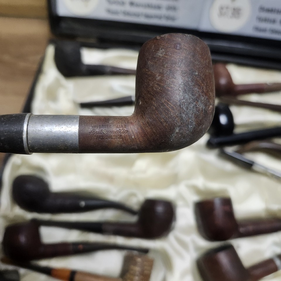 Mastercraft Pipe Display Case With A Lot Of 19 Pipes Weber Westbrook ...