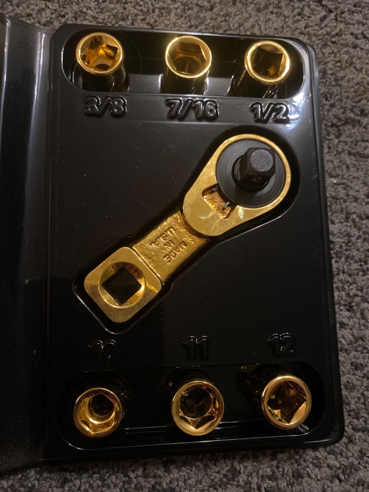 1990 GOLD TOOL AWARD, Chrysler MTSC Gold Color 7 Piece Easco Socket Set ...