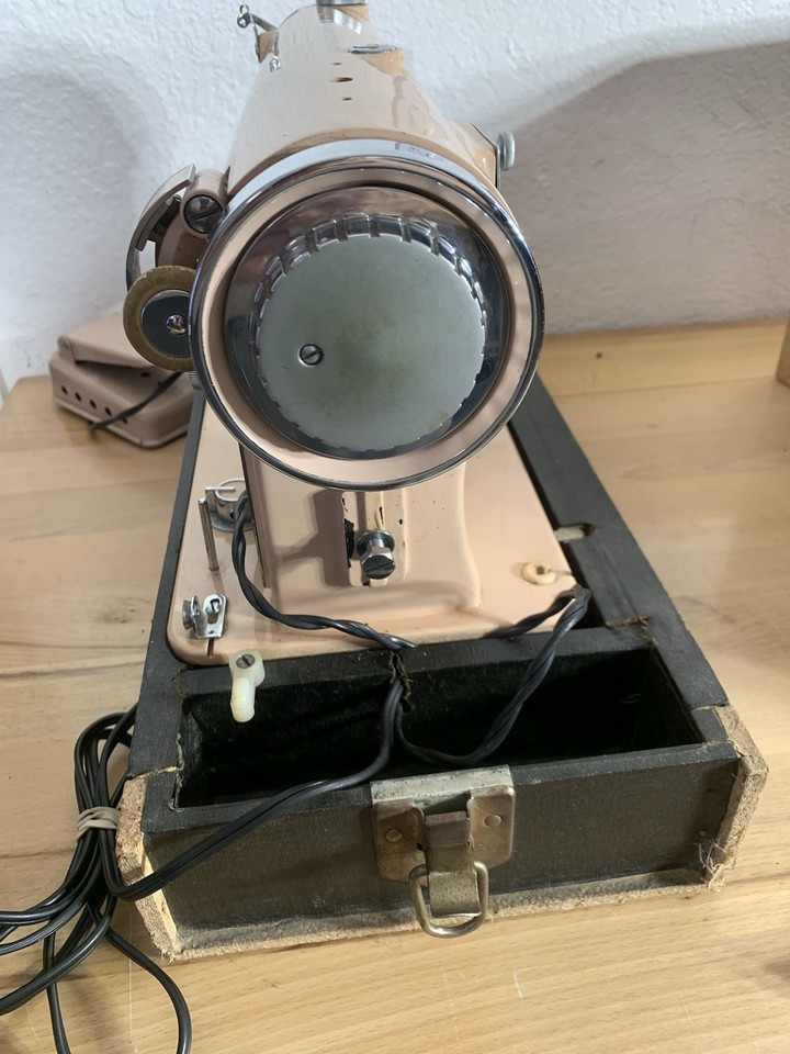Vintage Atlas Sewing Machine Straight Stitch with Case FOR PARTS OR ...