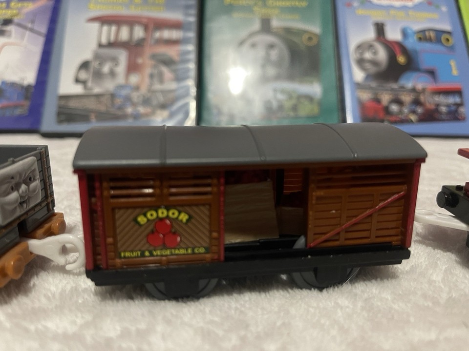 Thomas Trackmaster 3D S.C. Ruffey Hit Toy Fruit & Vegetable Van Trucks ...