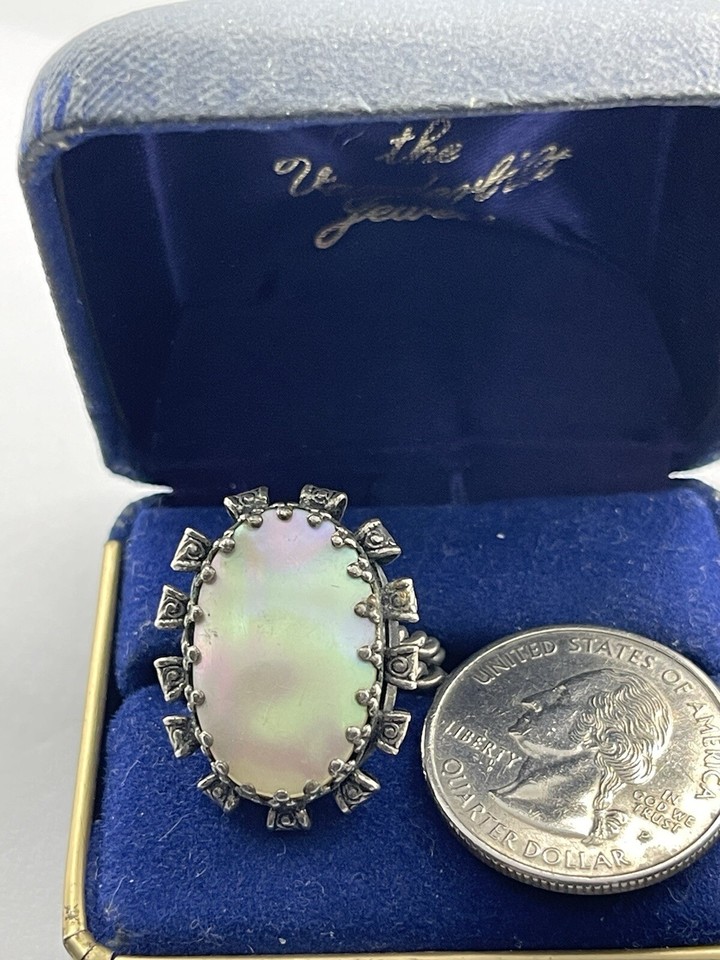 Vintage MCM Oval Mother of Pearl Silvertone Twisted Frame Ring Size 5 3 ...