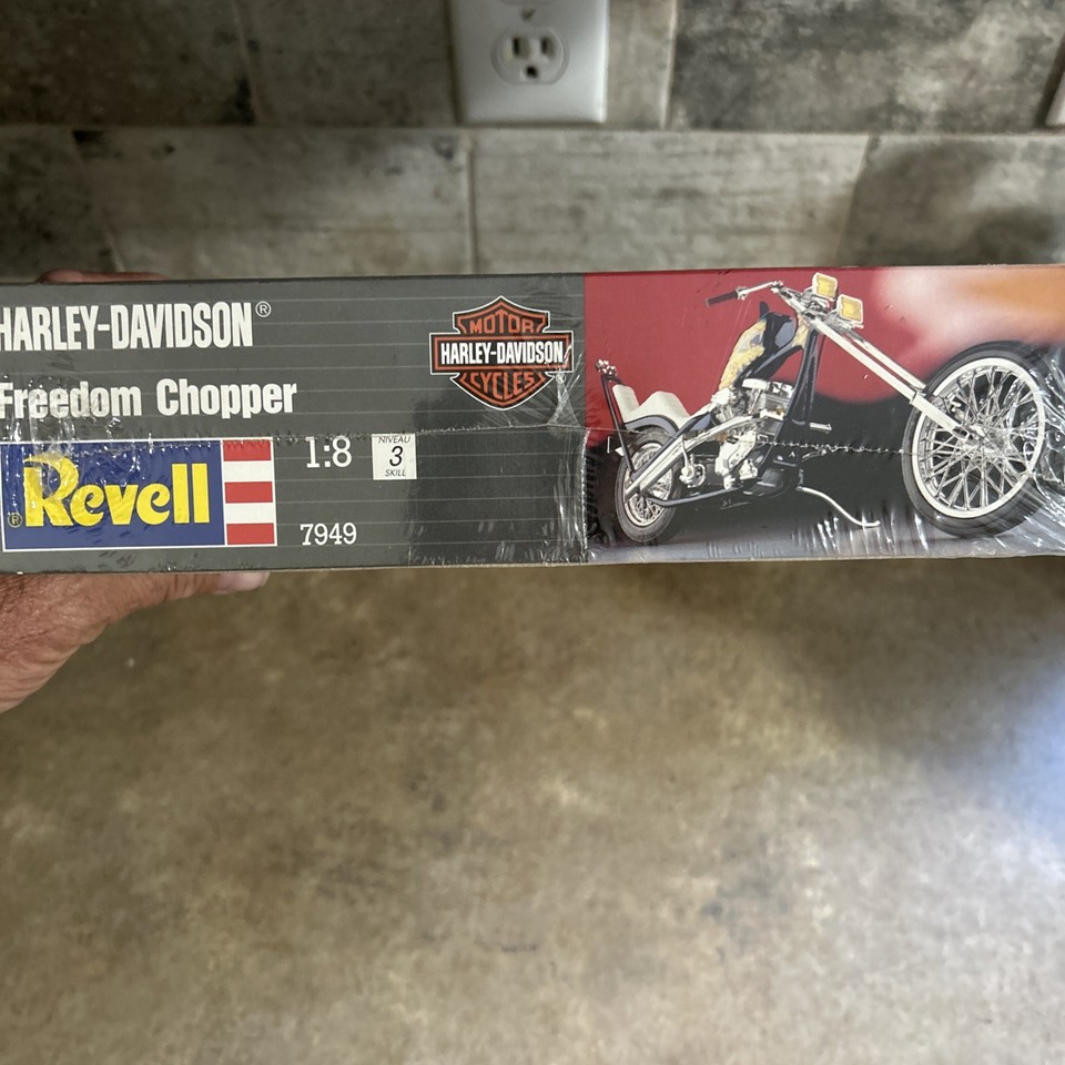 Harley-Davidson Freedom Chopper in 1:8 scale model # 7949 FACTORY ...