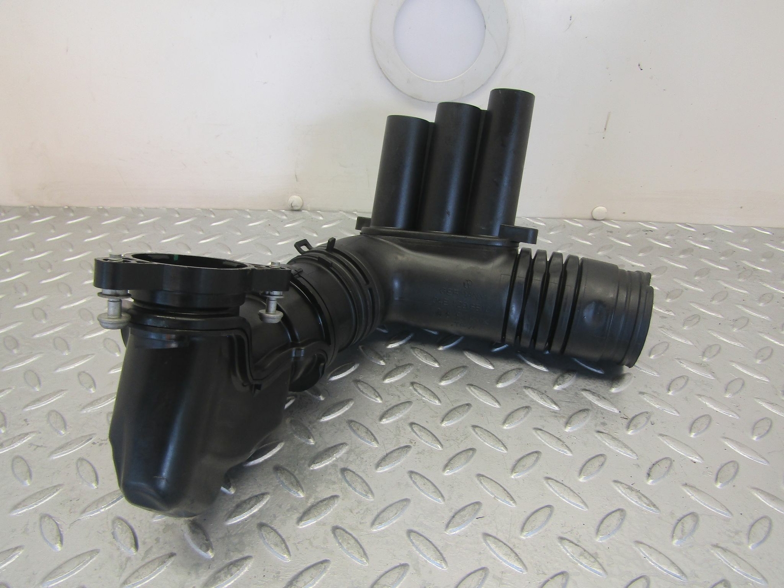 2015 Seat Leon FR 1.4 TFSI CZC. Genuine Air Intake Pipe 04E129651C ...