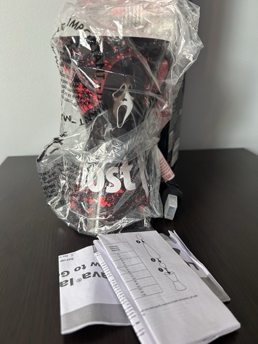 Ghostface Scream Black Wax/Red Liquid Lava Lamp Ghost Face Schylling ...