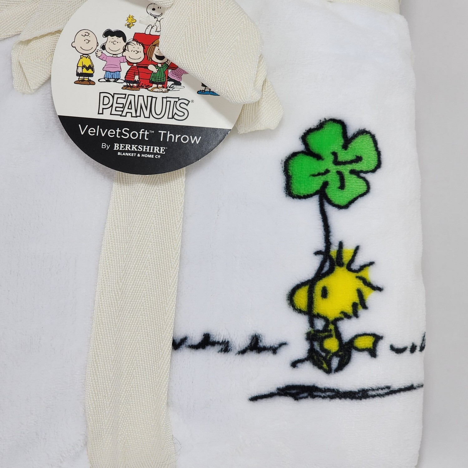 Peanuts Snoopy Velvet soft Throw Blanket Berkshire 55X70 Fleece Full ...